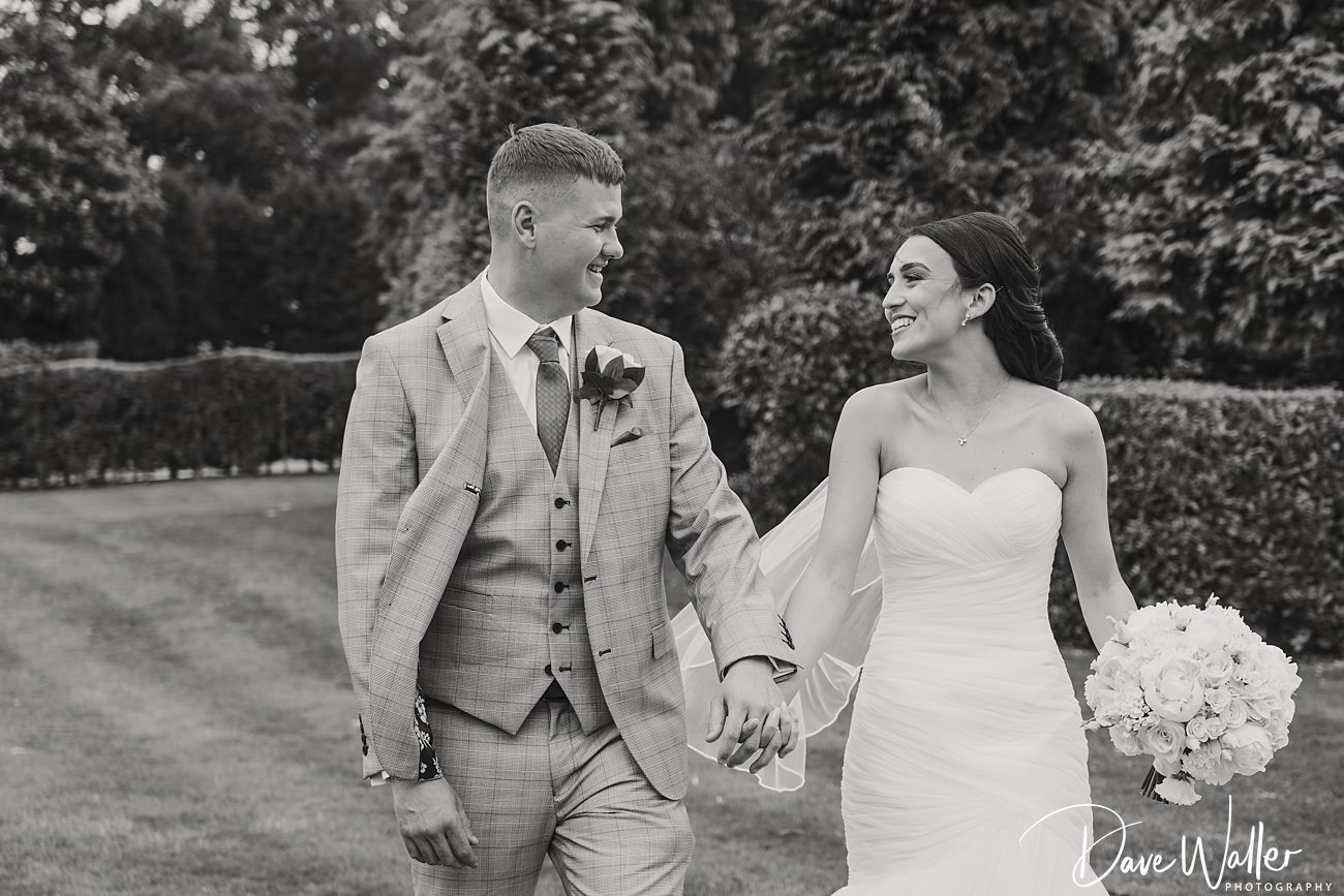 Rogerthorpe Manor Hotel Photographer | Rogerthorpe Manor Hotel Wedding ...